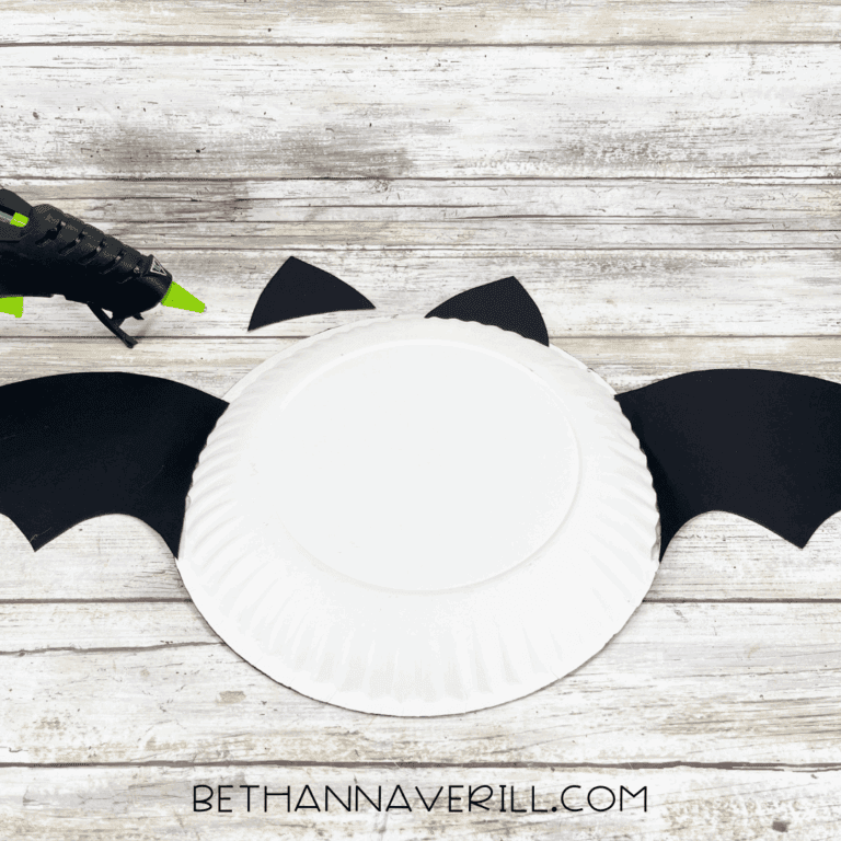 Paper Plate Bat Craft | Beth Ann Averill
