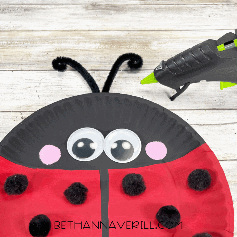 Paper Plate Ladybug Craft | Beth Ann Averill