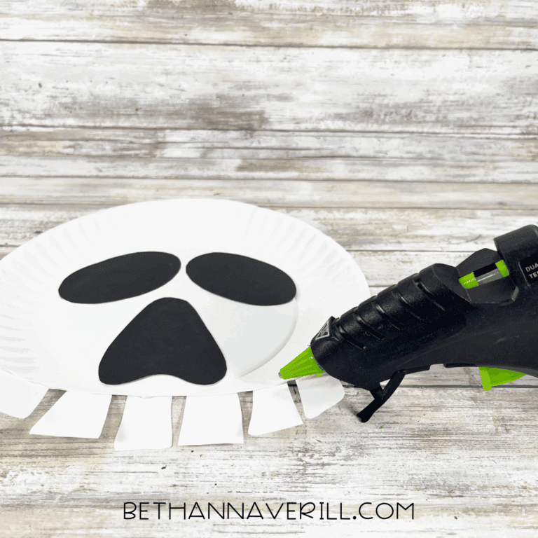 Paper Plate Skull Craft | Beth Ann Averill