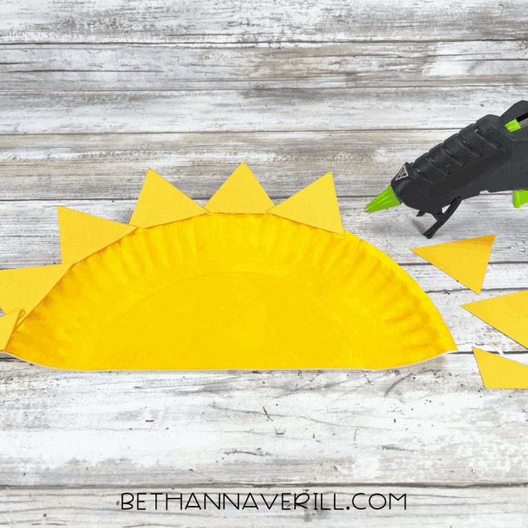 Paper Plate Sunshine Craft | Beth Ann Averill