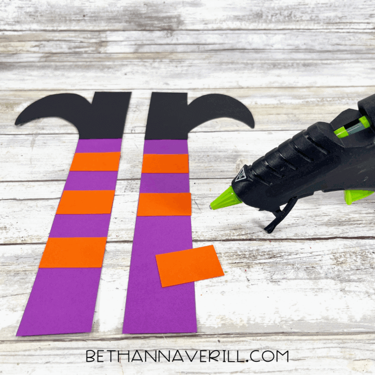 Witch Legs Paper Plate Craft | Beth Ann Averill