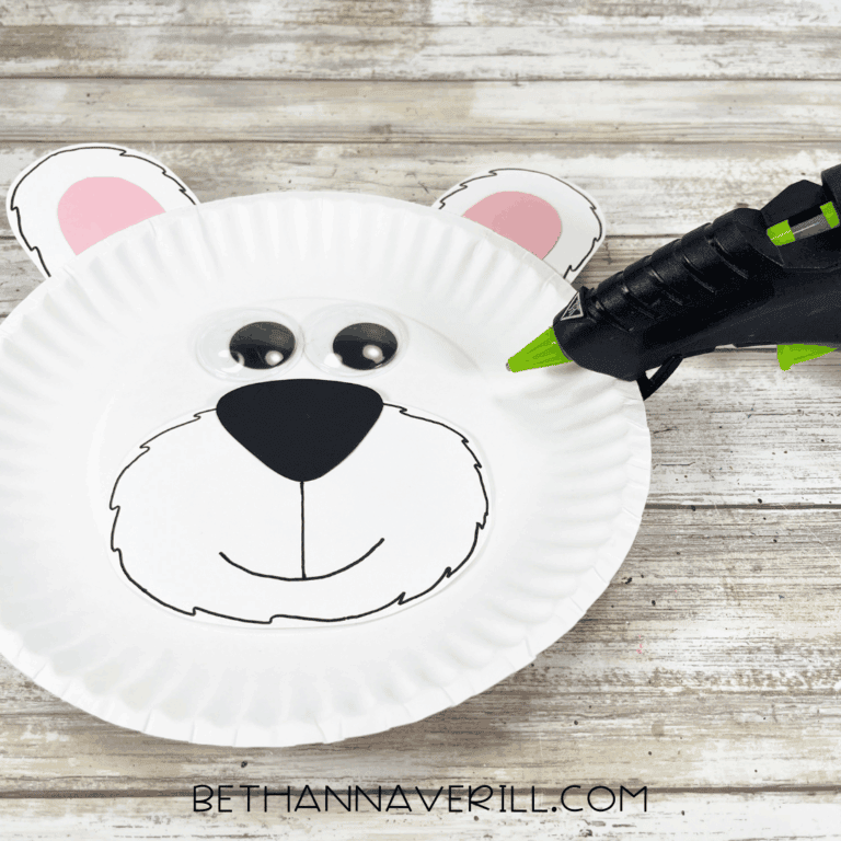 Polar Bear Paper Plate Craft | Beth Ann Averill